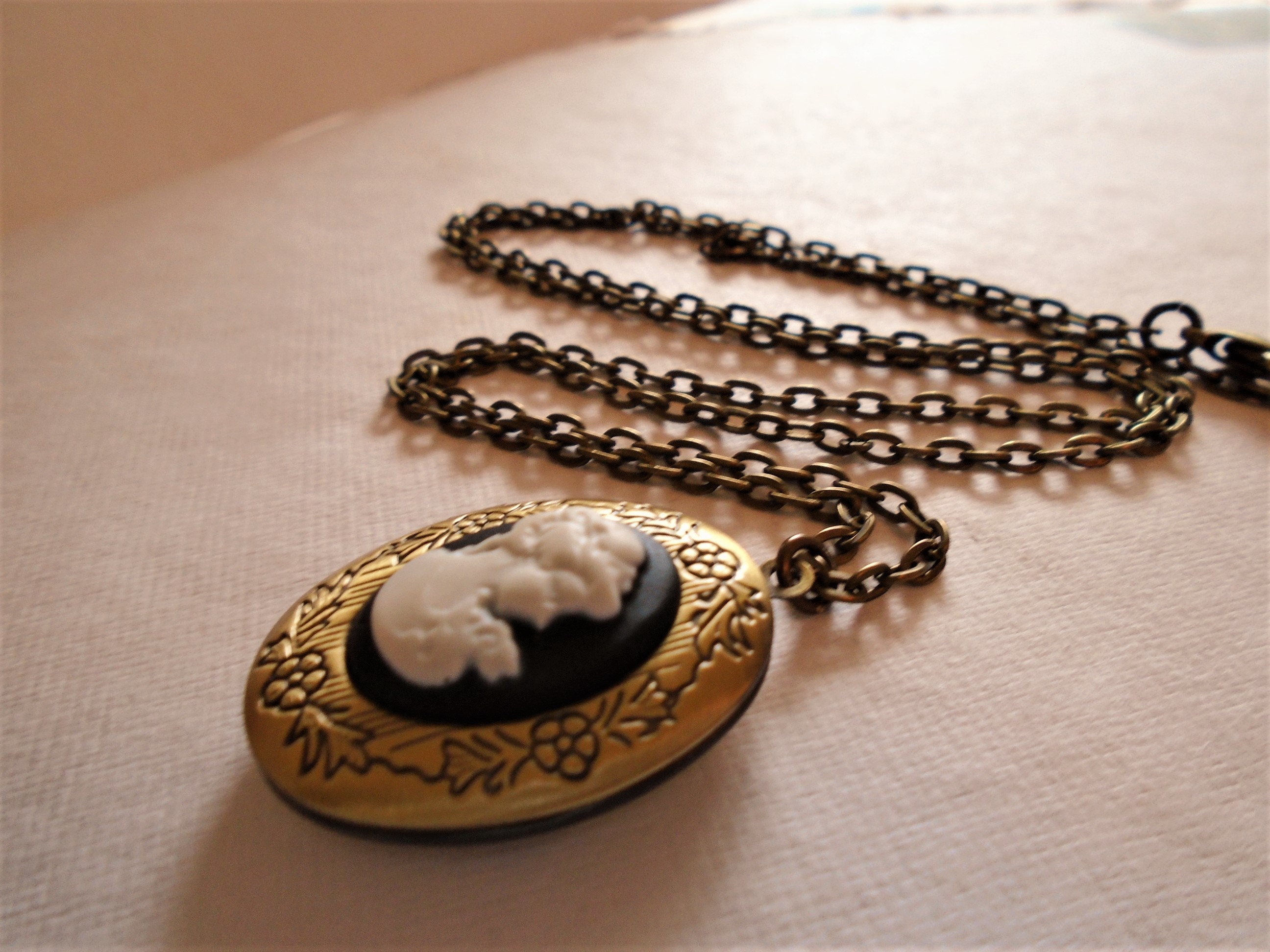 Cameo Locket Black and White Silhouette Lady Cameo Necklace Jewelry ...