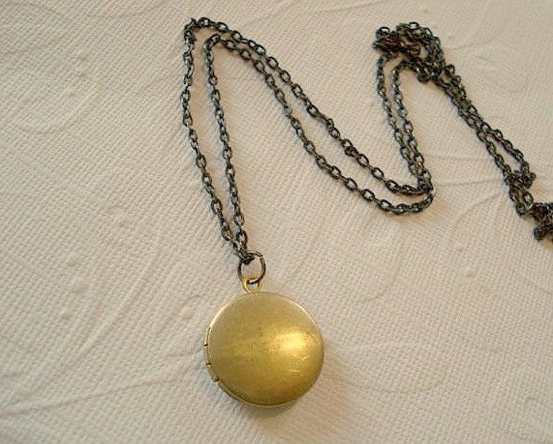 Gold Locket Necklace Round Brass Locket Necklace Gift for Her - Etsy