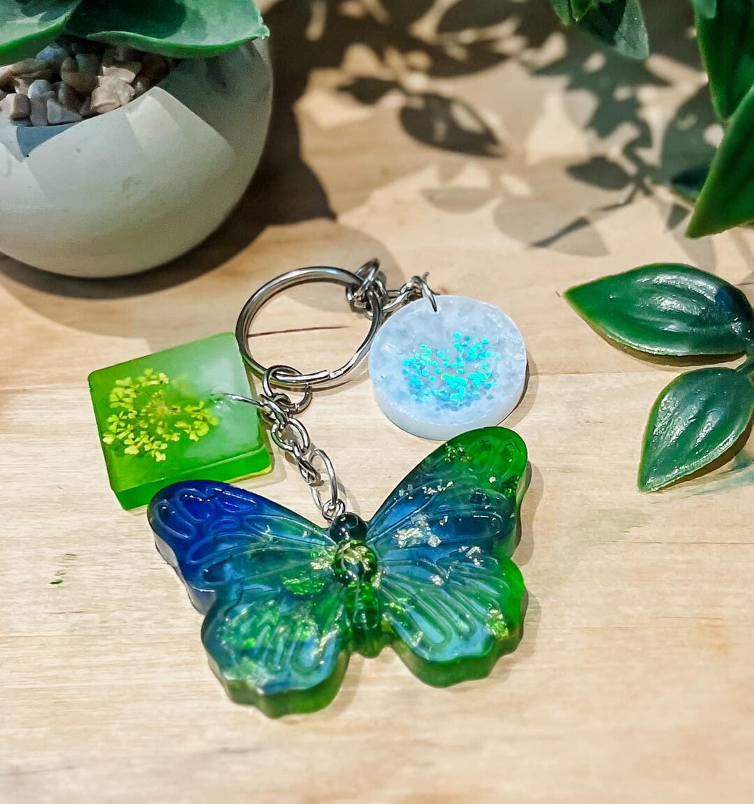 Custom Resin Keychain Choose Your Shape and Color Handmade Resin Art - Etsy