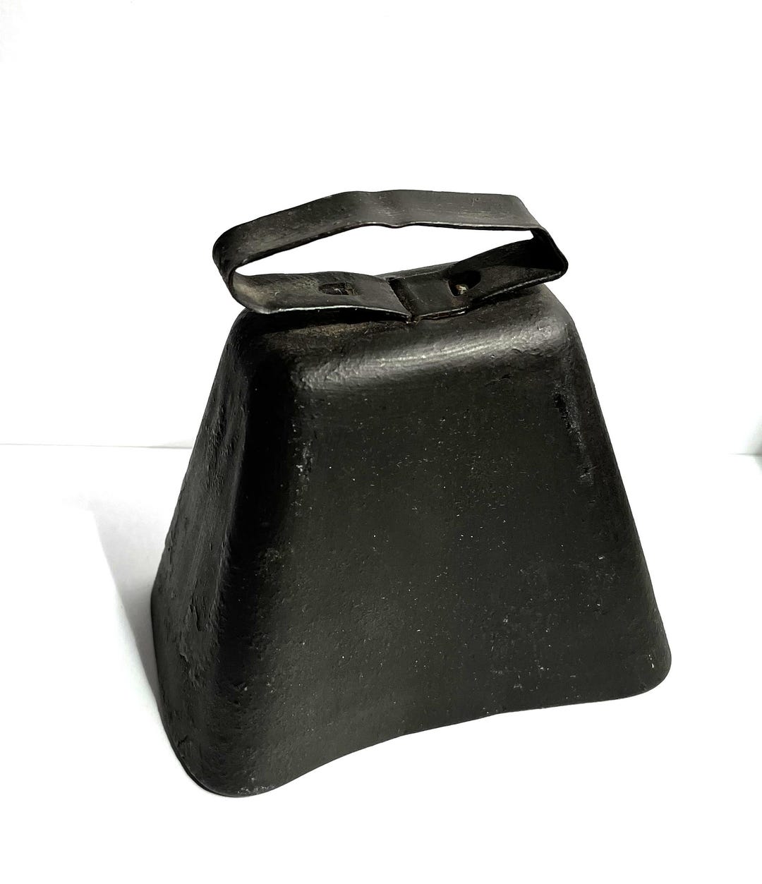Antique Cow Bell, Forged Metal Cowbell With Handmade Clapper, Primitive ...