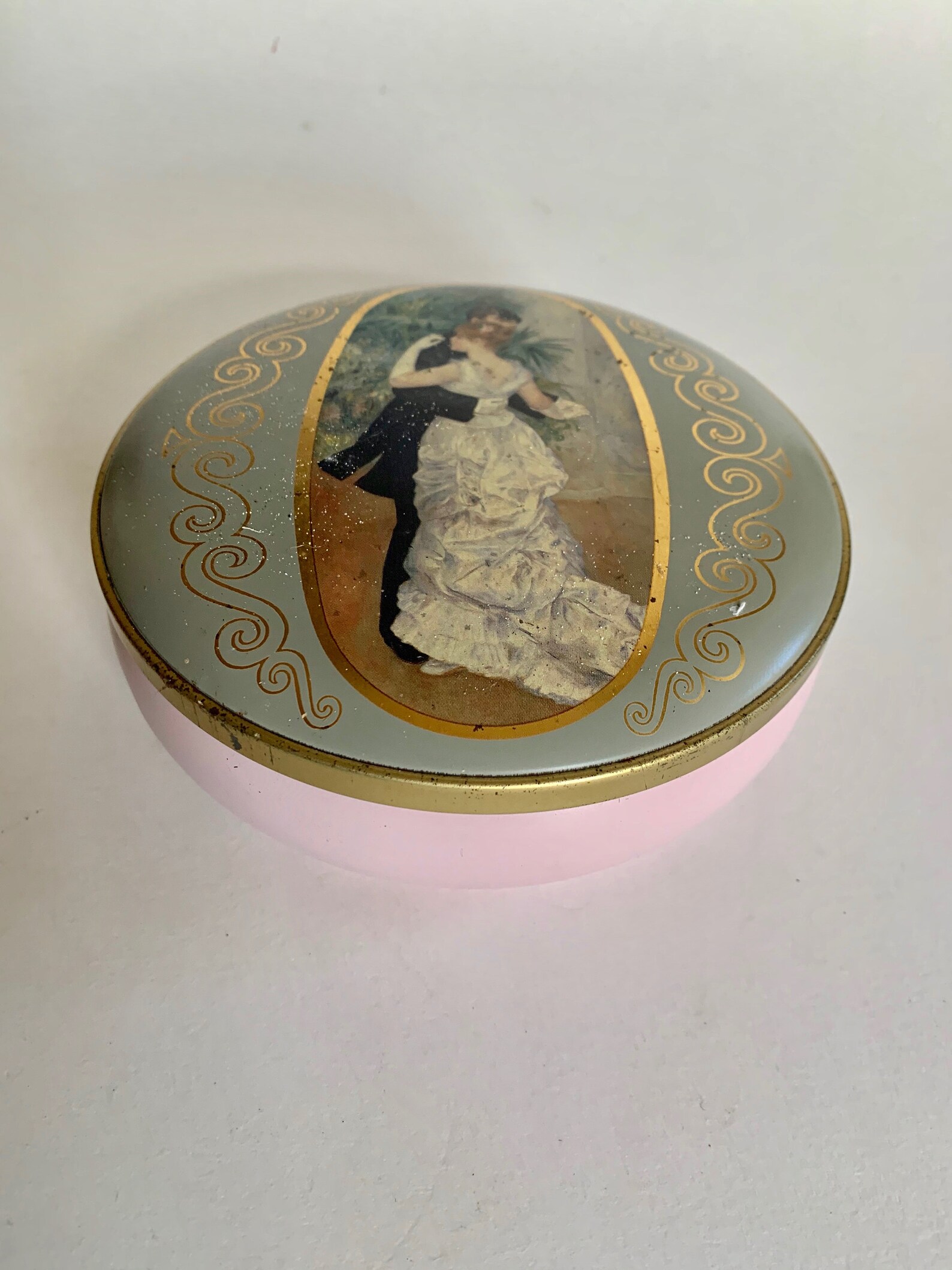 Vintage Dusting Powder Tin Sassique Keepsake Edition - Etsy