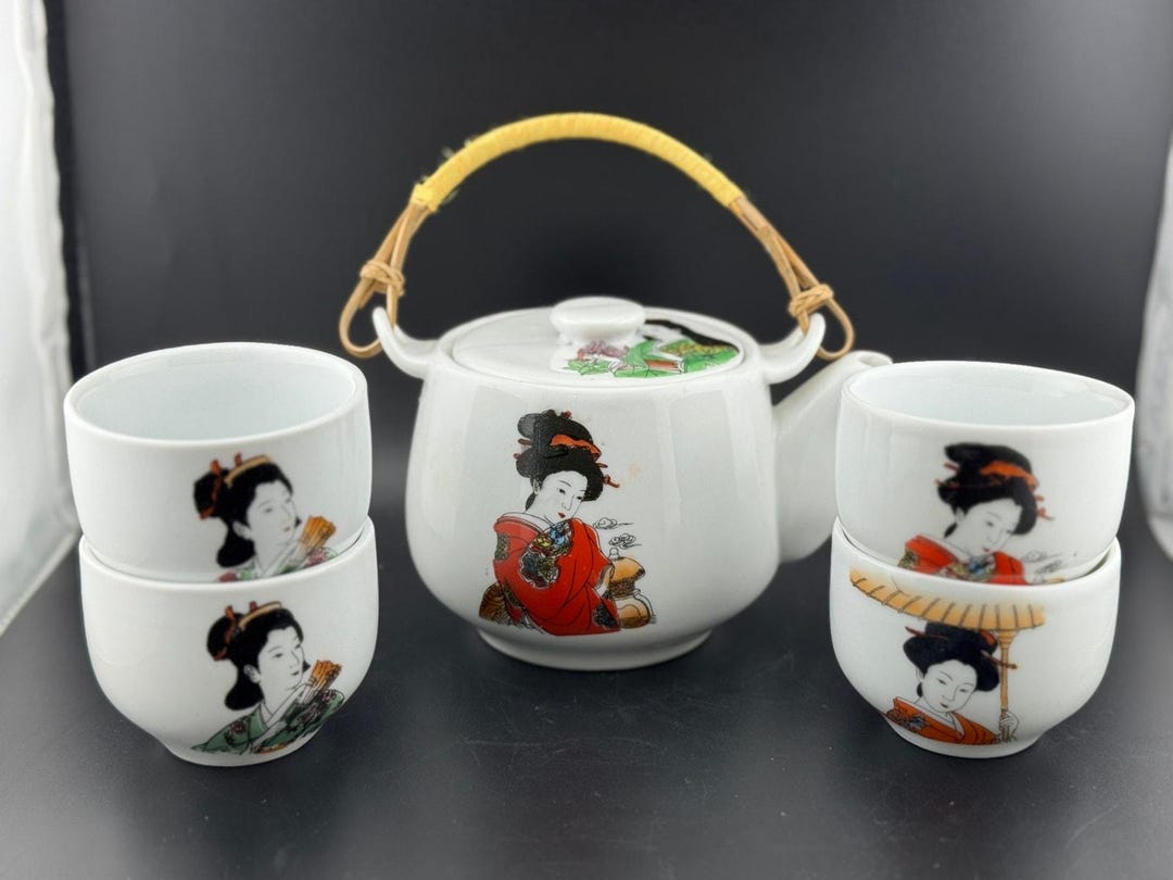 Geisha Tea Set - Teapot With Four Cups - Etsy