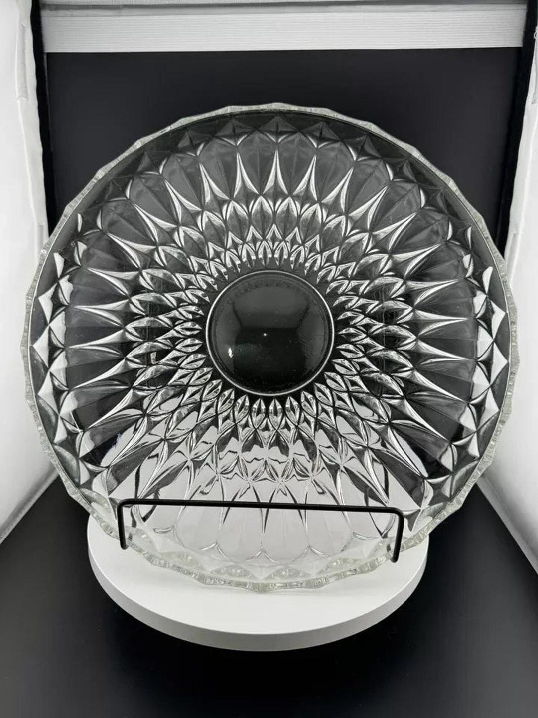 11" Round Pressed Glass Serving Platter - Etsy