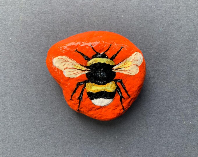 Bee Painted Rock - Etsy