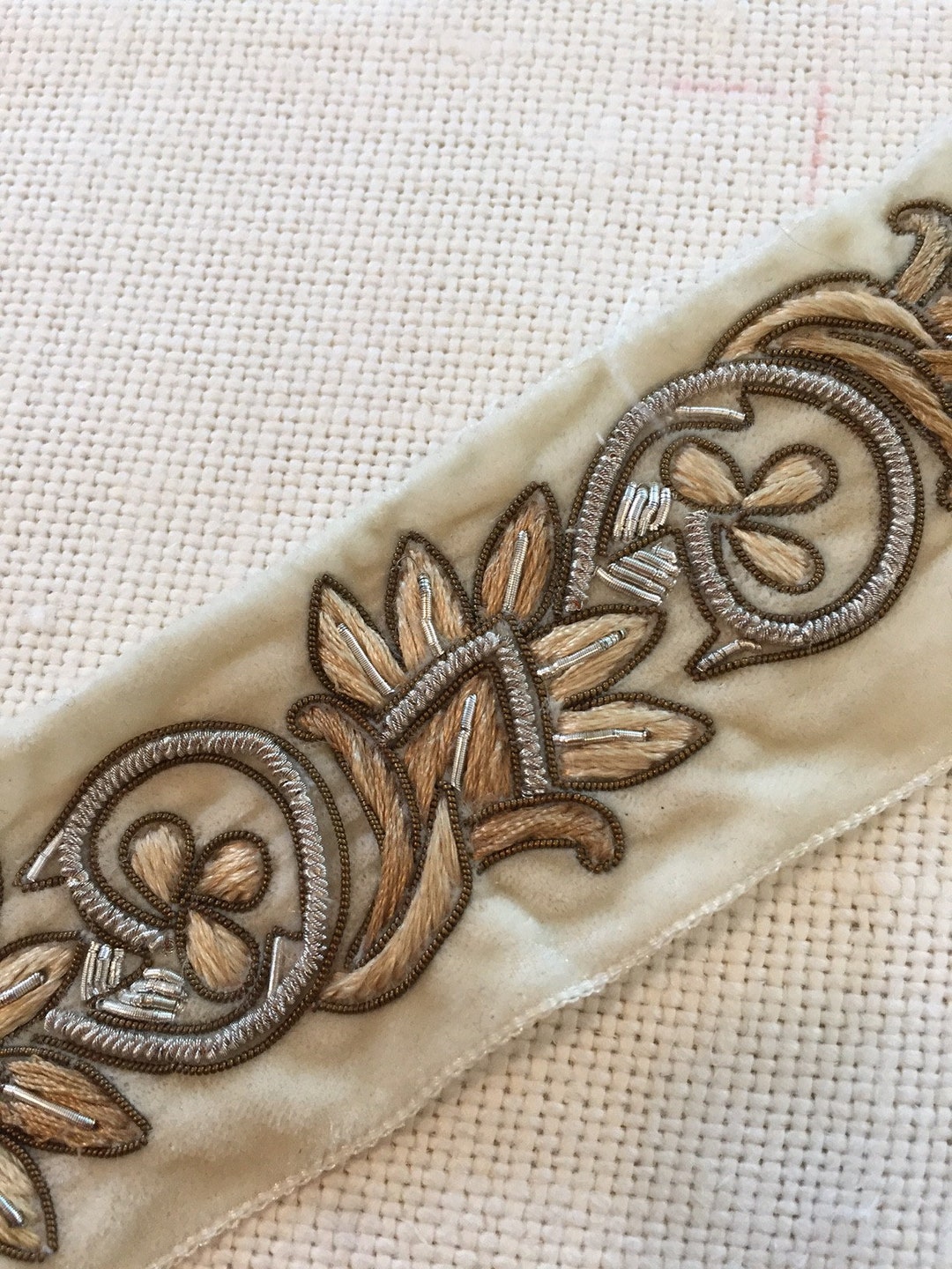 Vintagee Luxurious Trim Silk Velvet Hand Embroidered Gold Silk Metallic ...