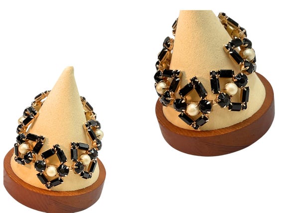 Striking Anne Vien Vintage Bracelet - Gem
