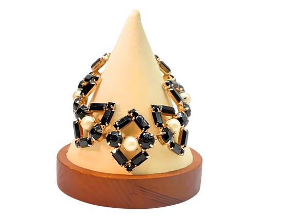 Striking Anne Vien Vintage Bracelet - Gem