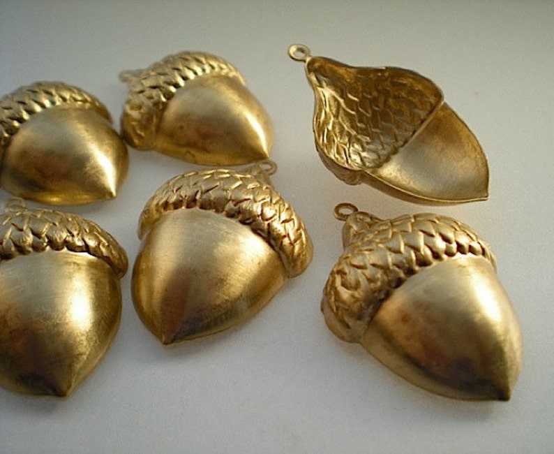 6 Large Brass Acorn Charms - Etsy