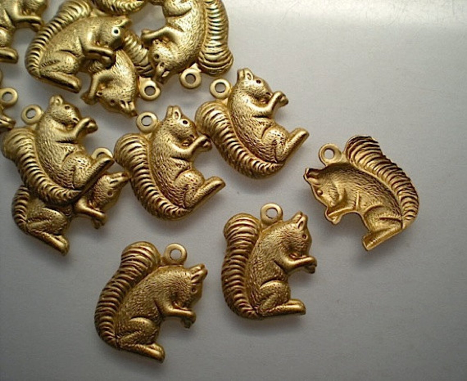12 Brass Squirrel Charms - Etsy