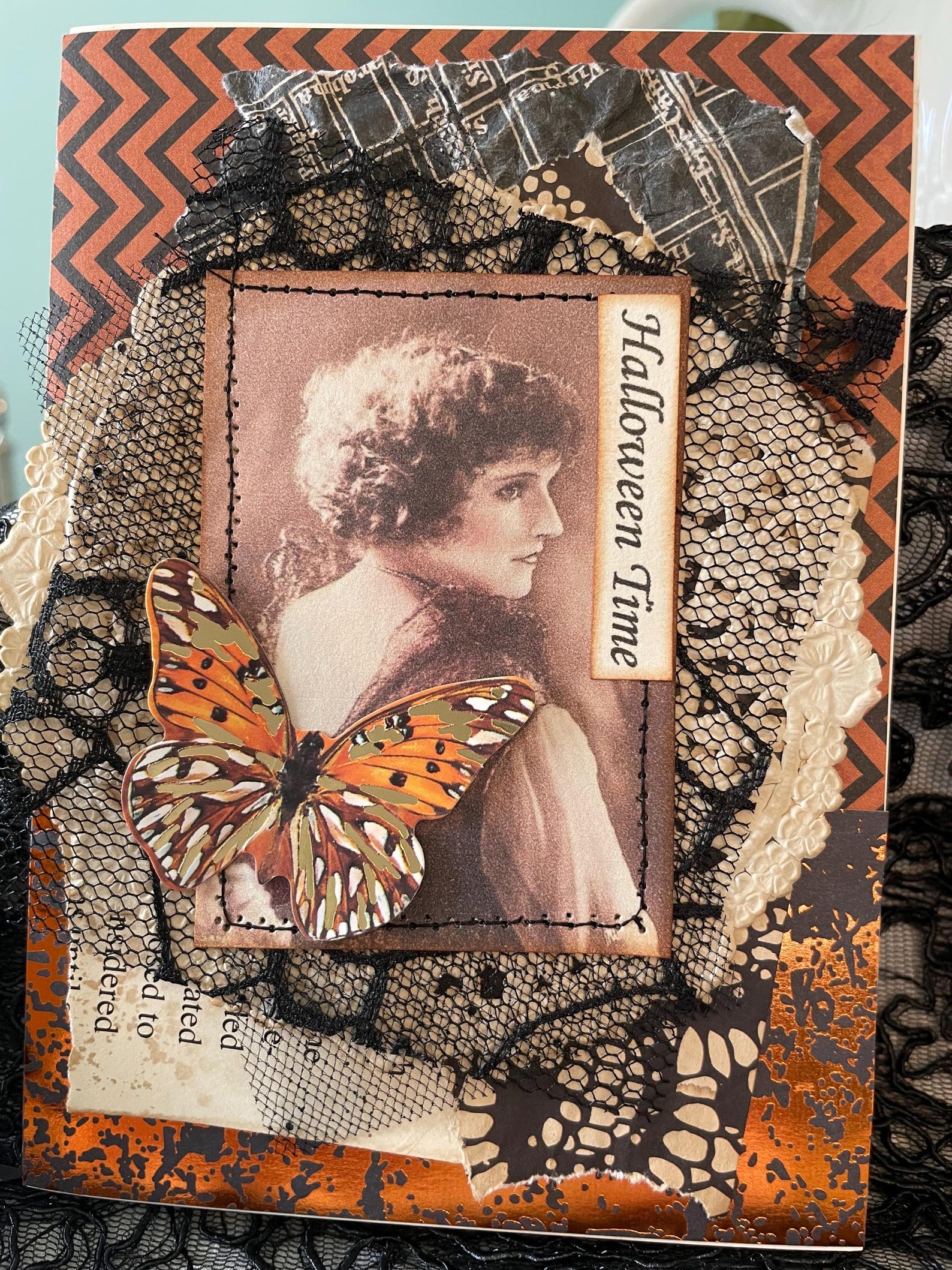 Vintage-style Halloween Card Old Fashioned Halloween Halloween Vintage ...