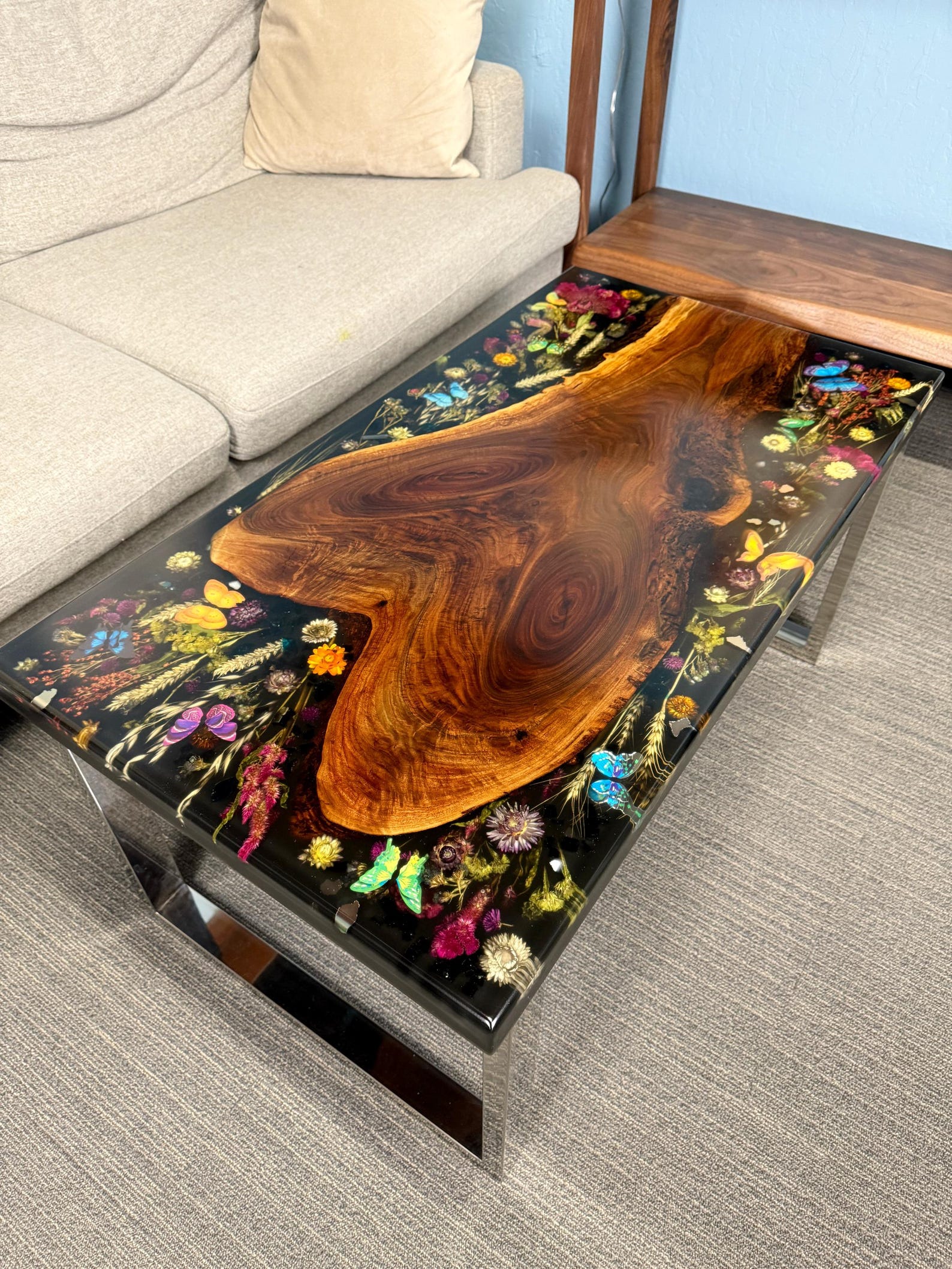 Custom Handmade Floral Resin Table, Real Pressed Flower Bouquet - Etsy