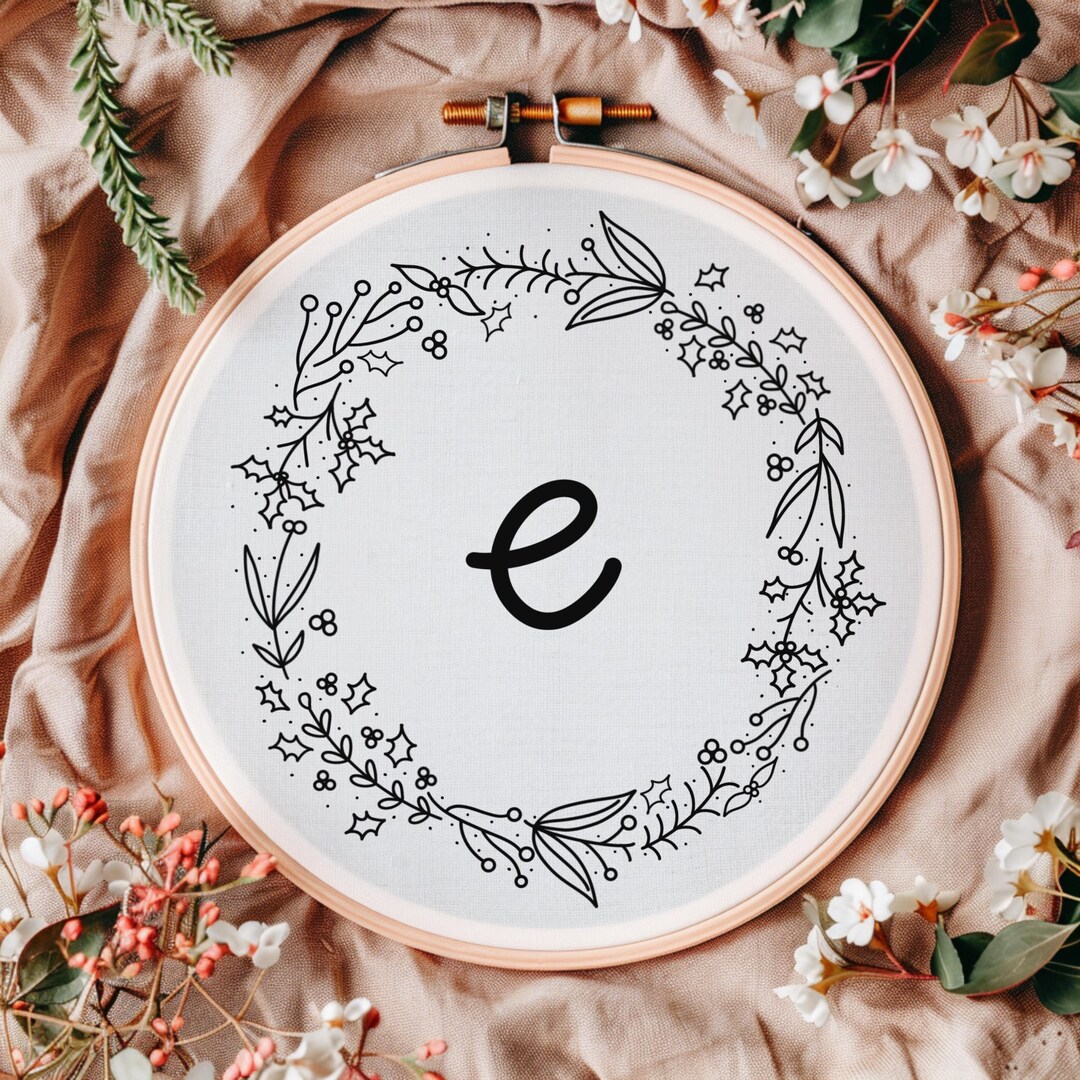 LETTER e EMBROIDERY MONOGRAM Pattern Christmas Wreath Design Instant ...