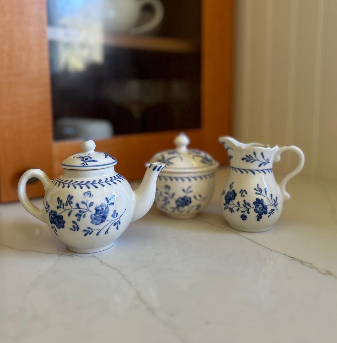 Vintage Williamsburg Crazed Covered Sugar Bowl Creamer Cream Pitcher ...