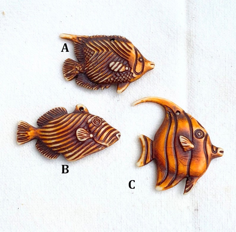 3 Plastic Fish charms | Etsy