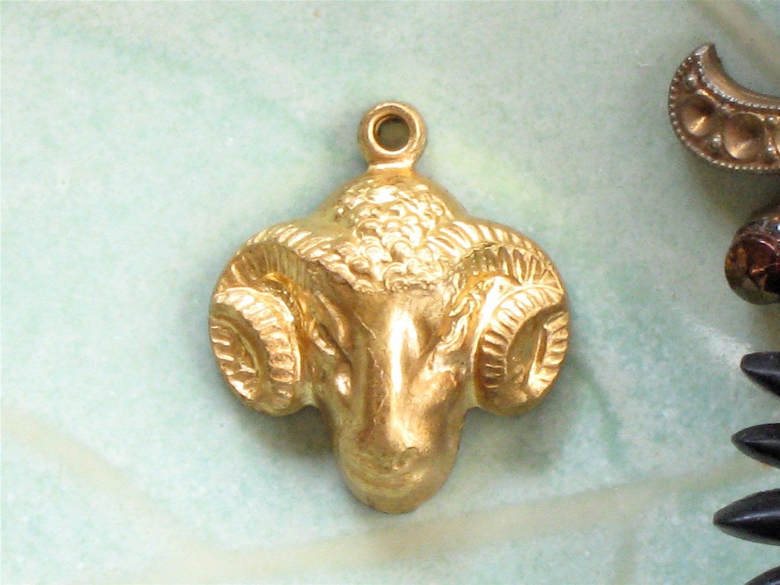 2 RAM Head Gold Jewelry Pendant. Thick Raw Brass Stamping Made - Etsy