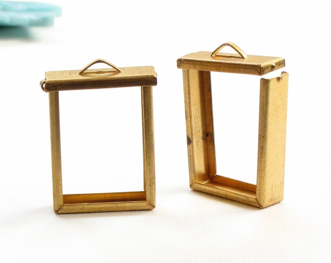 1 Gold SHADOW BOX Jewelry Pendant With Flip Top. Raw Brass Stamping ...