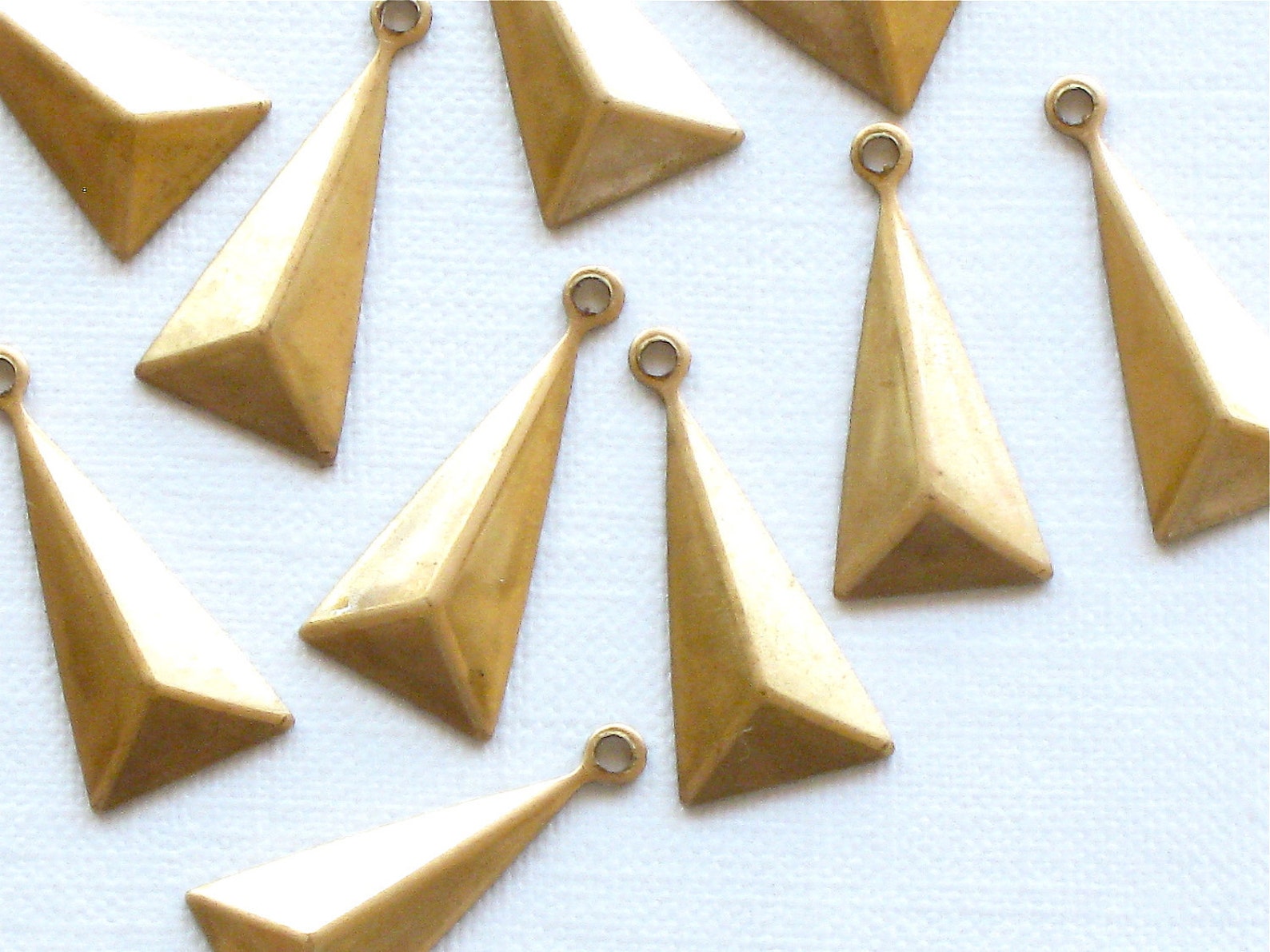 12 Faceted TRIANGLE Geometric Jewelry Charm Drops. Raw Brass Stamping ...