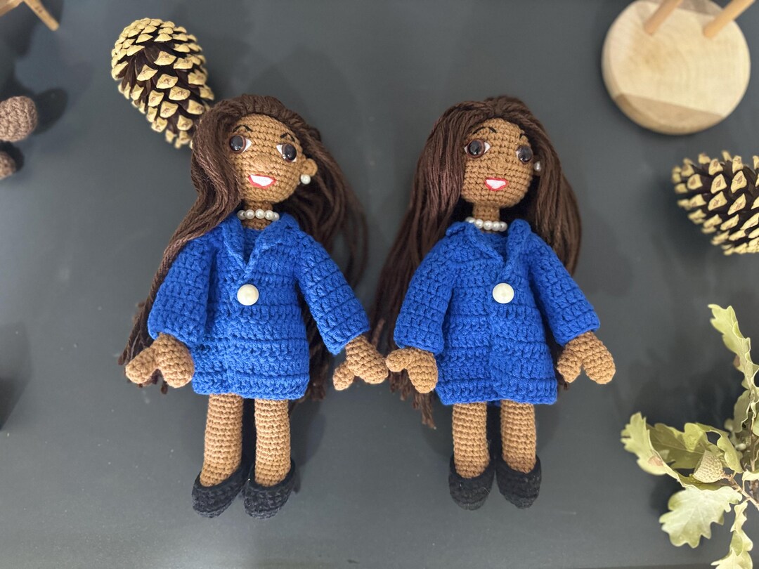 Kamala Harris Crochet Doll 9" – Blue Outfit With Wooden Stand, Perfect ...