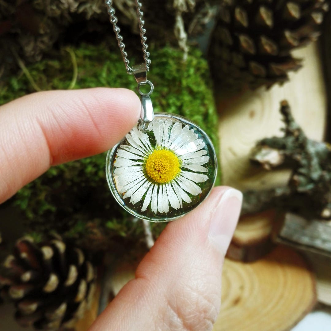 Daisy Flower Necklace, Real Daisy Jewelry, Pressed Flower Necklace ...