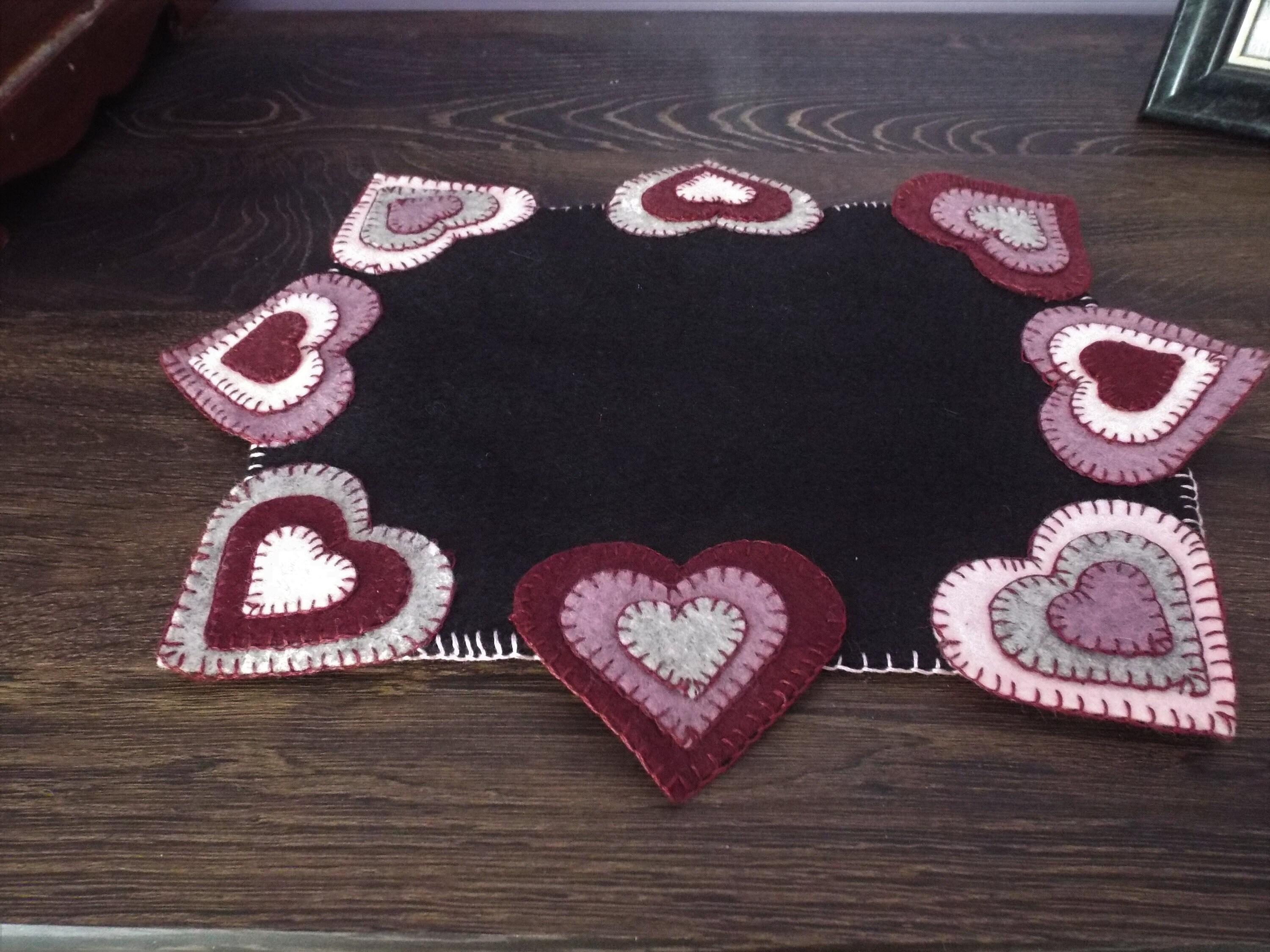 Hearts Penny Rug Wool Applique Felt Pattern Candle Mat Candlemat Rustic ...