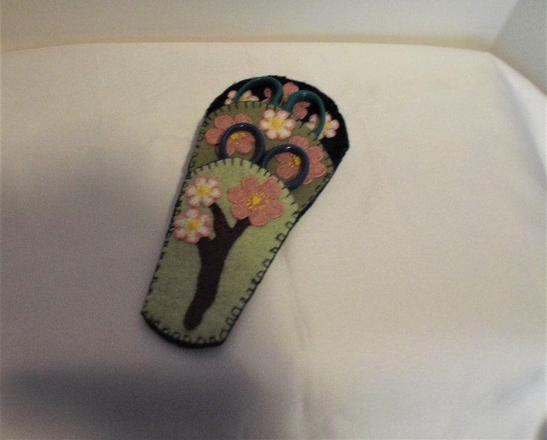 Penny Rug Applique Wool Pattern Scissors Case Holder Wool Felt Complete ...