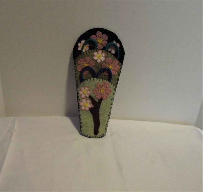 Penny Rug Applique Wool Pattern Scissors Case Holder Wool Felt Complete ...