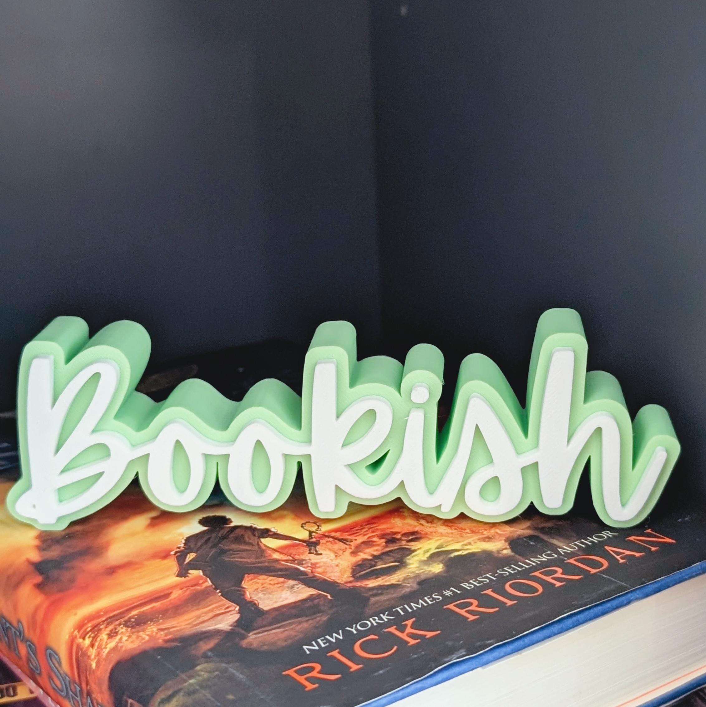 Bookshelf Sitter - Self Standing Bookshelf Sign - Personalized Color 3D ...