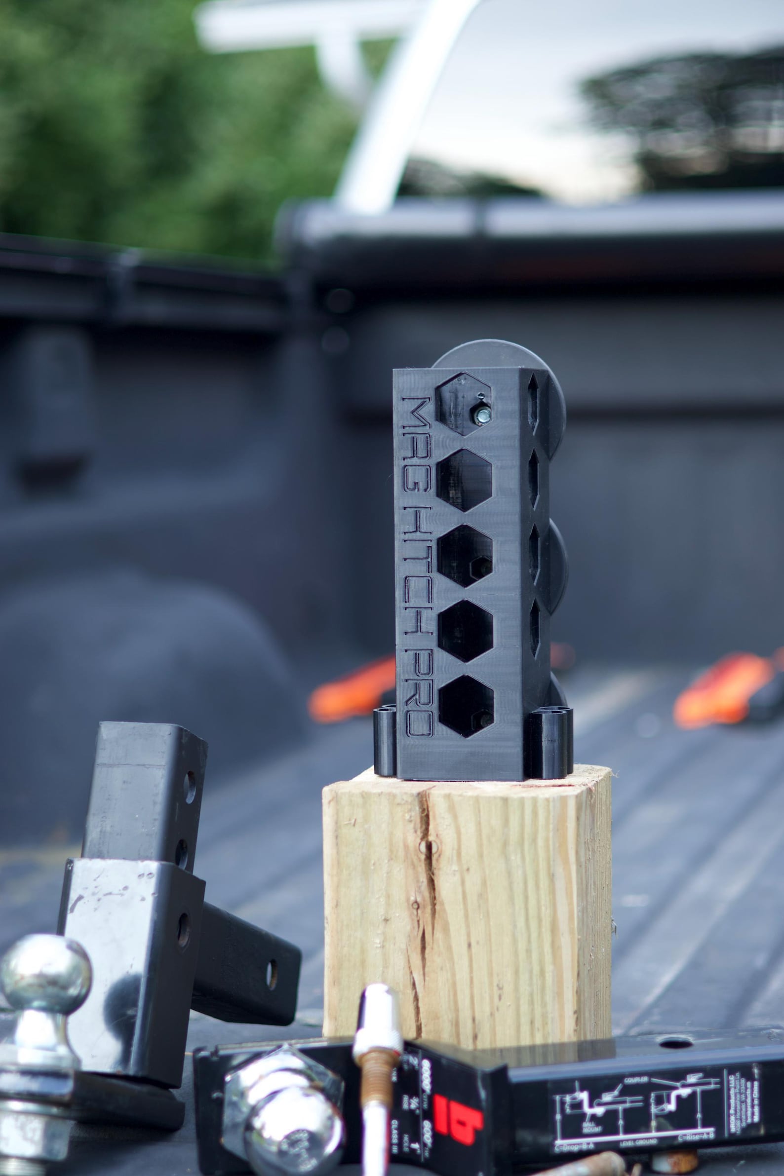 Magnetic Trailer Hitch & Pin Holder | Truck Bed Hitch Pin Organizer ...