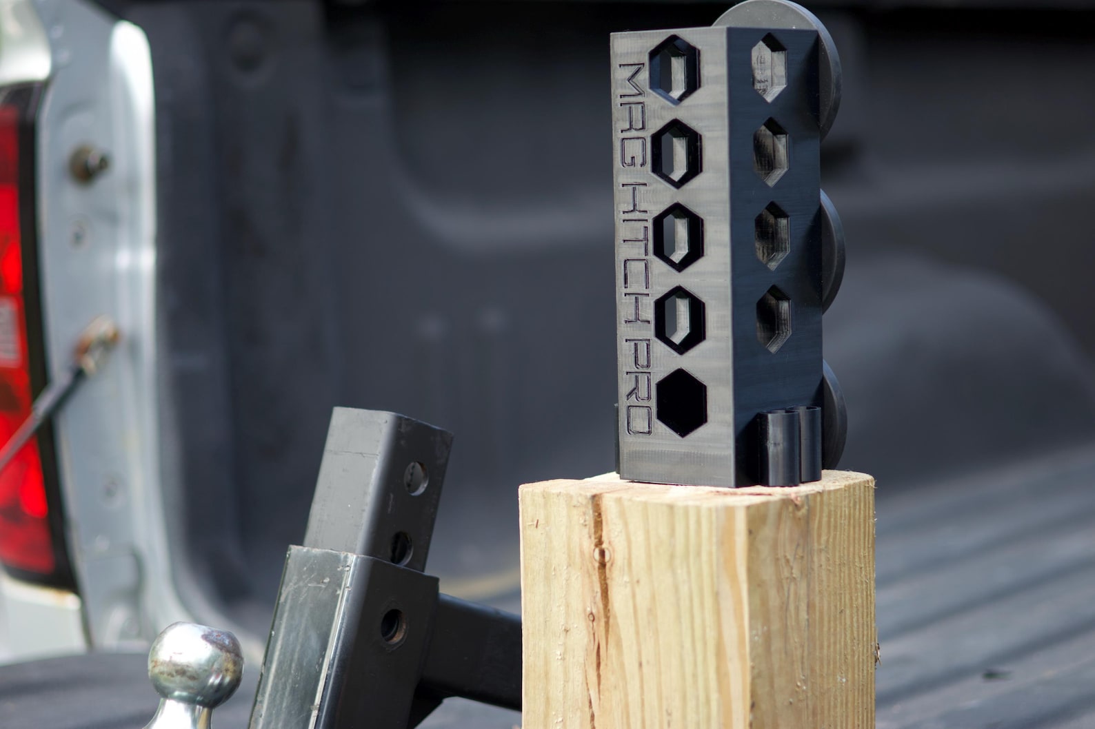 Magnetic Trailer Hitch & Pin Holder | Truck Bed Hitch Pin Organizer ...