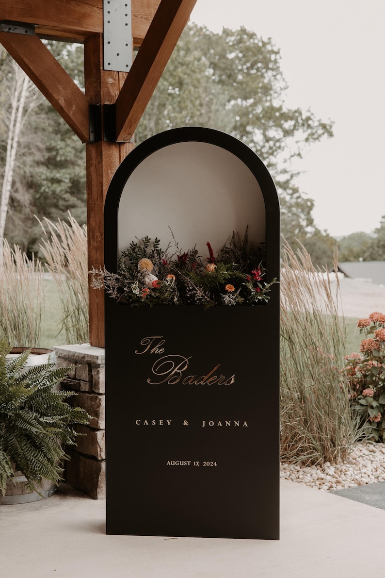 Wedding Display Welcome Sign - Flower Box, Interior Lighting, Event ...