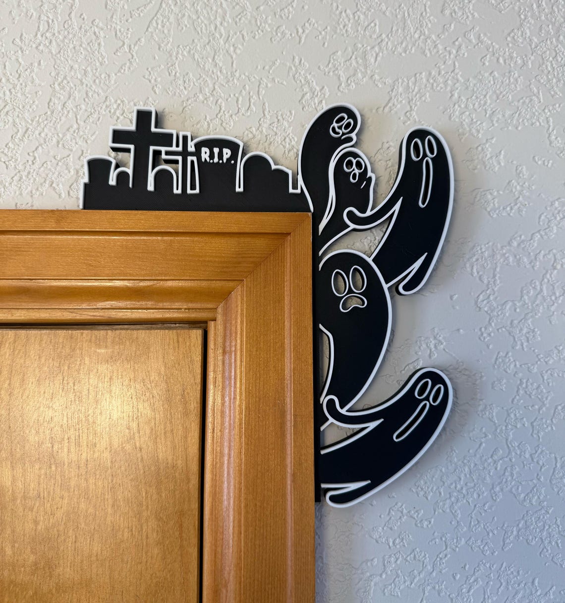 Halloween Door Corner Sign: Spooky Ghosts & Graveyard - Etsy