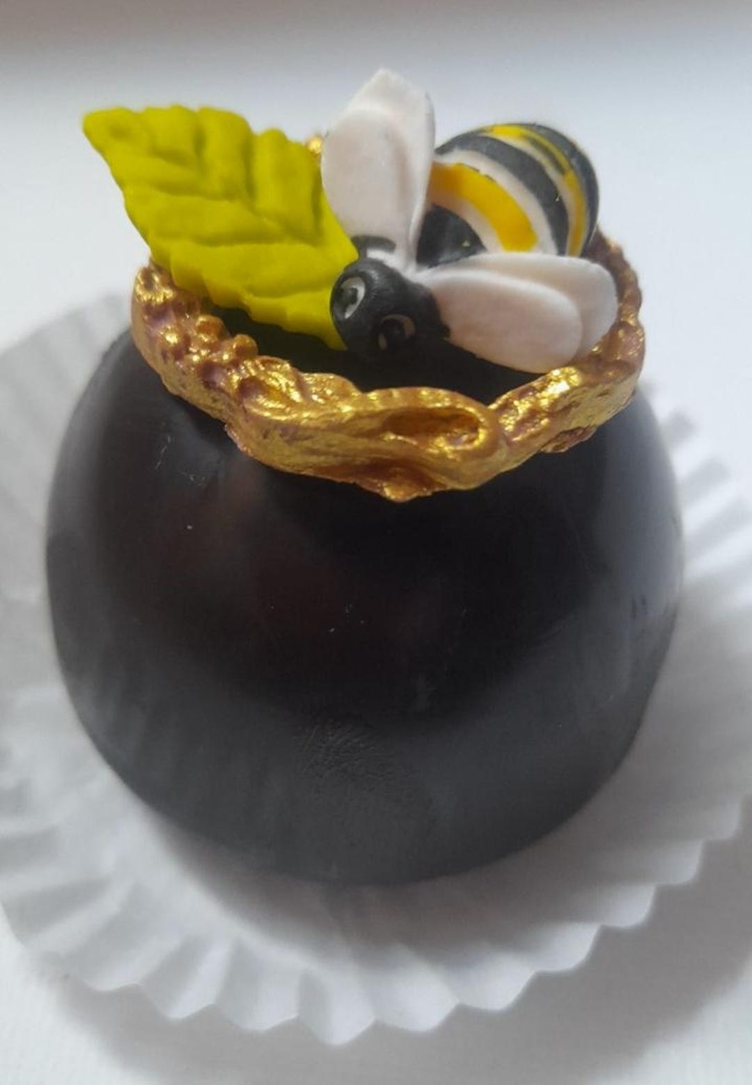CHOCOLATE BEE Sphere 12 Pieces Whit Filling or Without Filling. Gift ...