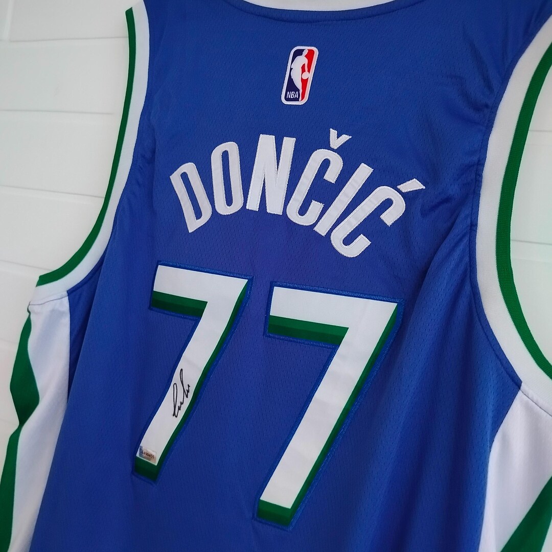 Luka Doncic Signed Autographed 77 Dallas Mavericks Jersey Blue With COA ...