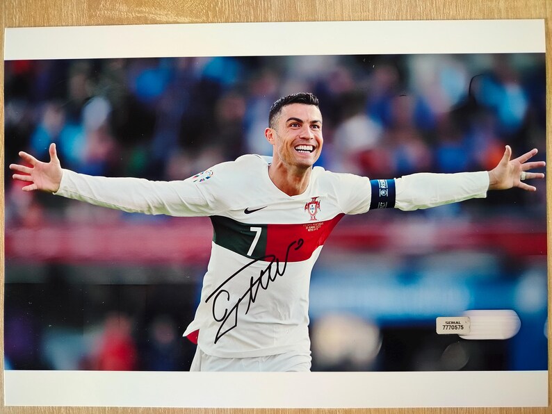 Cristiano Ronaldo Signed Autographed 8"x10" Photo Glossy With COA - Etsy