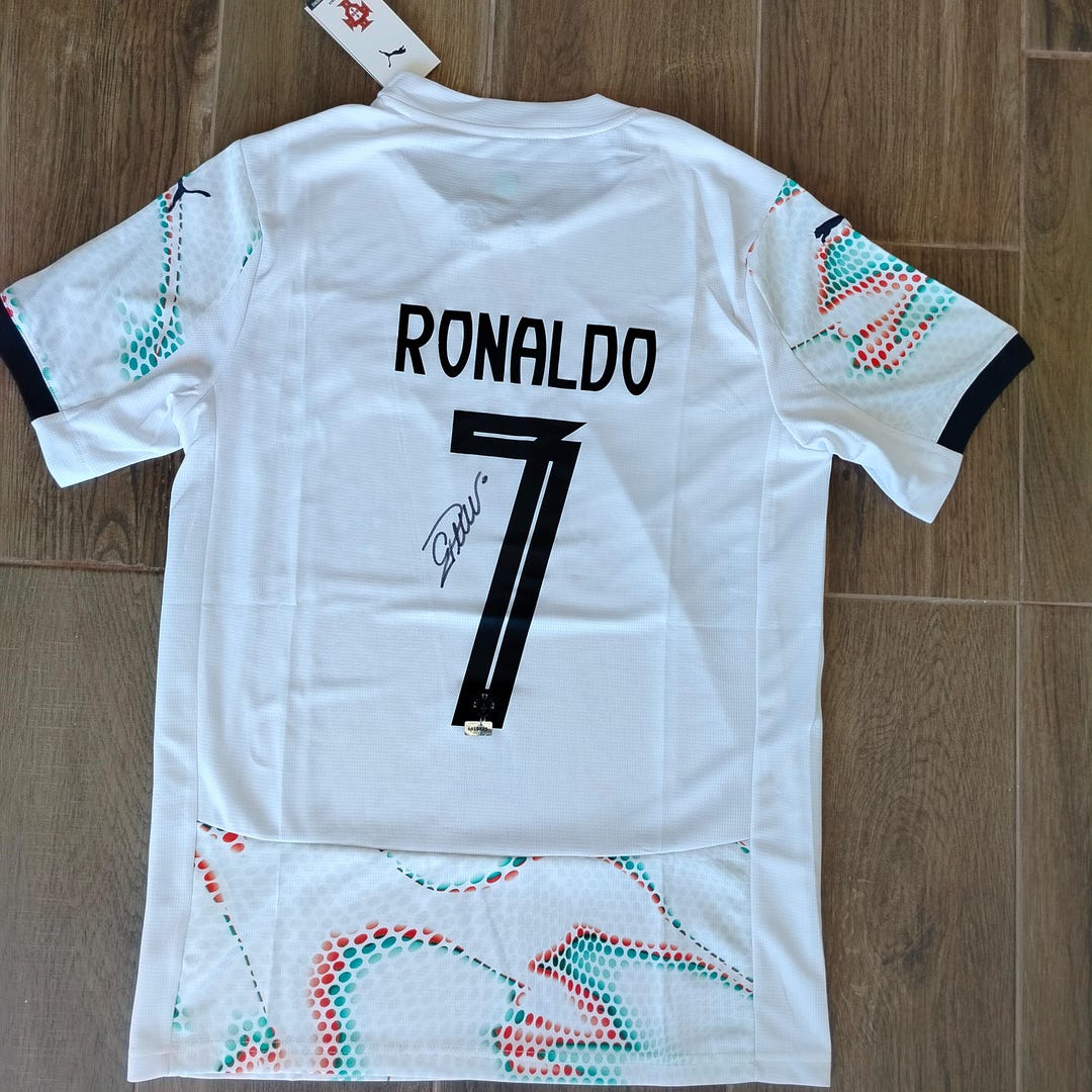Cristiano Ronaldo CR7 Hand-signed New 2025/26 Portugal Soccer Jersey ...