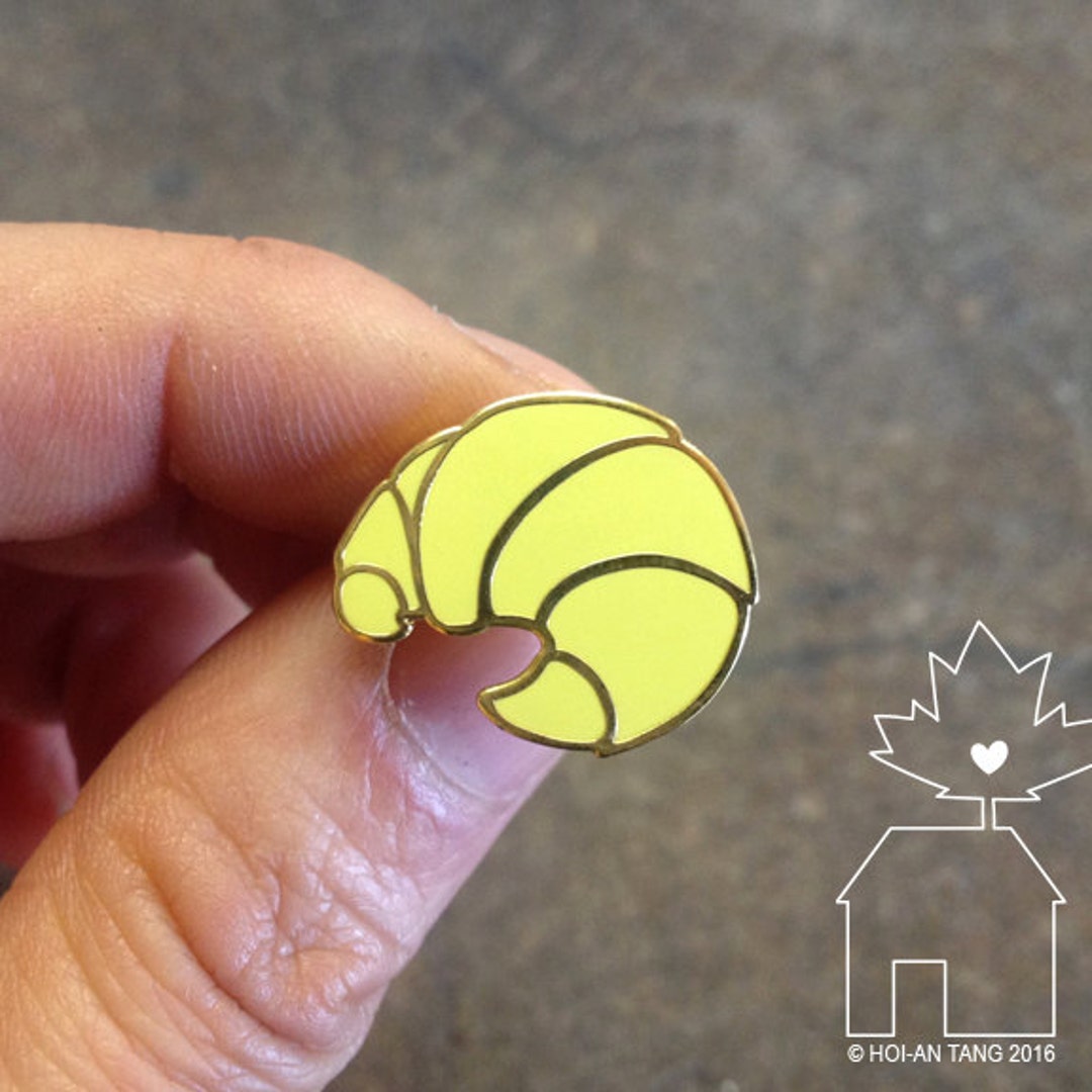Croissant Lapel Pin 14k Gold Plated Hard Enamel Cloisonné Pin Badge ...
