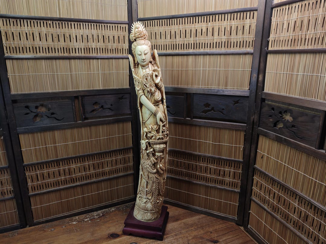 Large Chinese Guanyin Statue 28in Resin Goddess of Mercy Buddhist ...