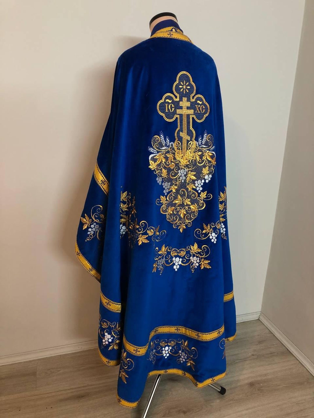 Conjunto de vestimenta sacerdotal bordada | Veste grega | Roupa ...
