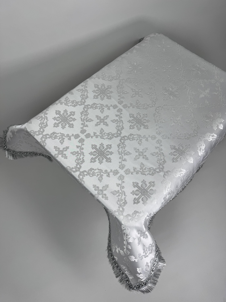 Liturgical Altar Covers | Catholic Altar Cloth | Church Linens ...