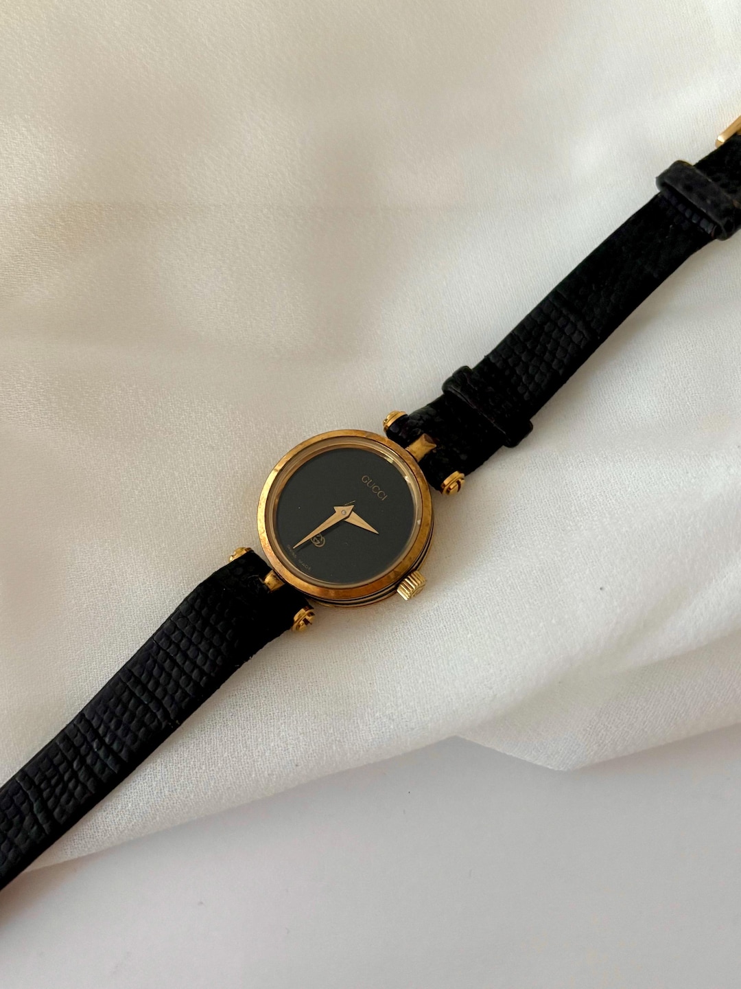 Vintage Gucci Gold-plated Round Watch 90s - Etsy