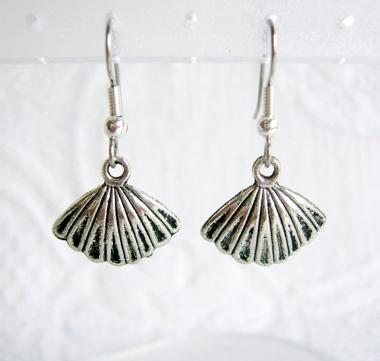 Small Antiqued Silver Seashell Pierced or Clip On Earrings | Etsy