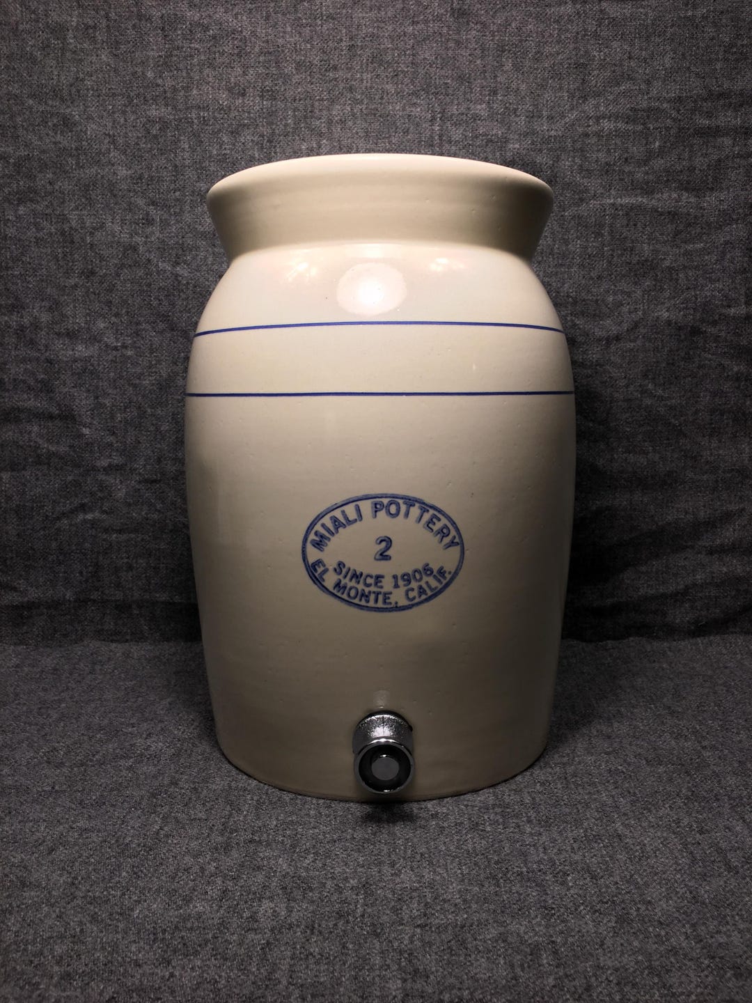 Miali Pottery 2 Gallon Water Crock - Etsy