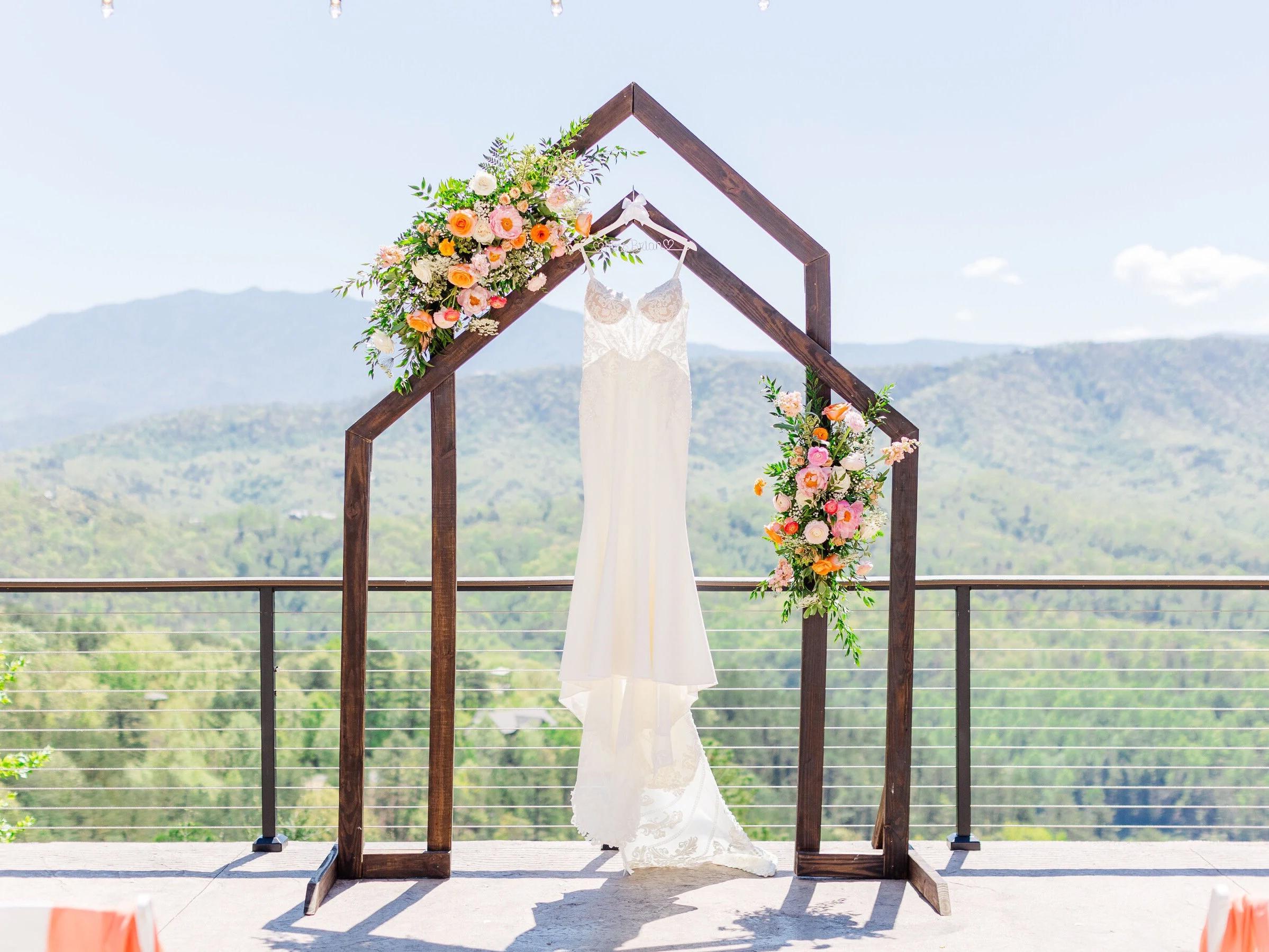 Wedding - Woodworking Plans- Wedding Decoration- Rustic Wedding Decor DIY Wedding Arch Plans ...