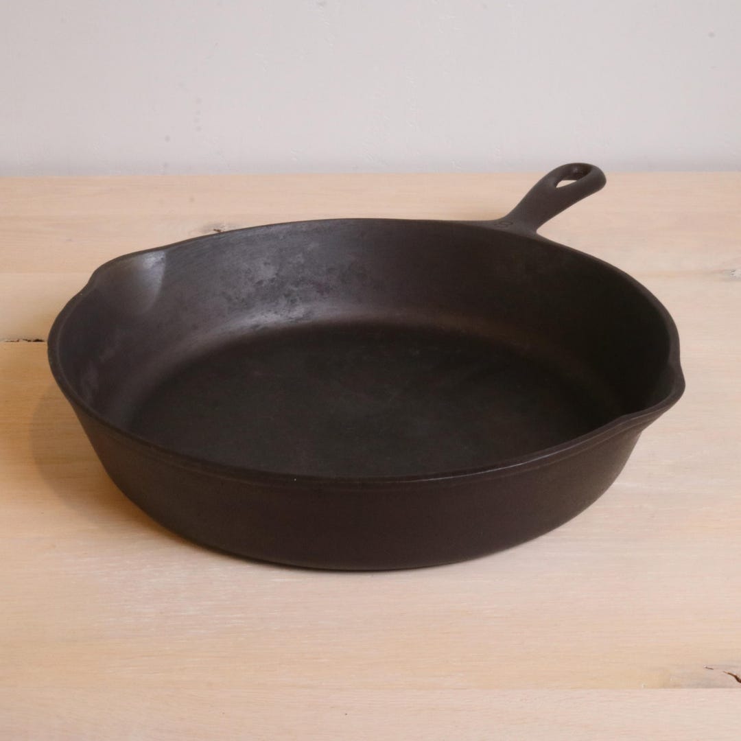 Wagner Ware Sidney O #8 Cast Iron Skillet (10.5"), 1058 P, Stylized ...