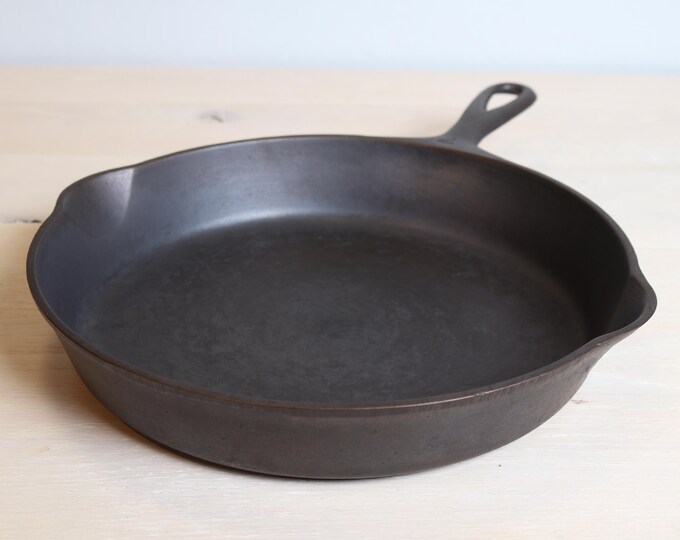 Early Unmarked Victor by Griswold Cast Iron Skillet, #7 (9.25"), 754 ...