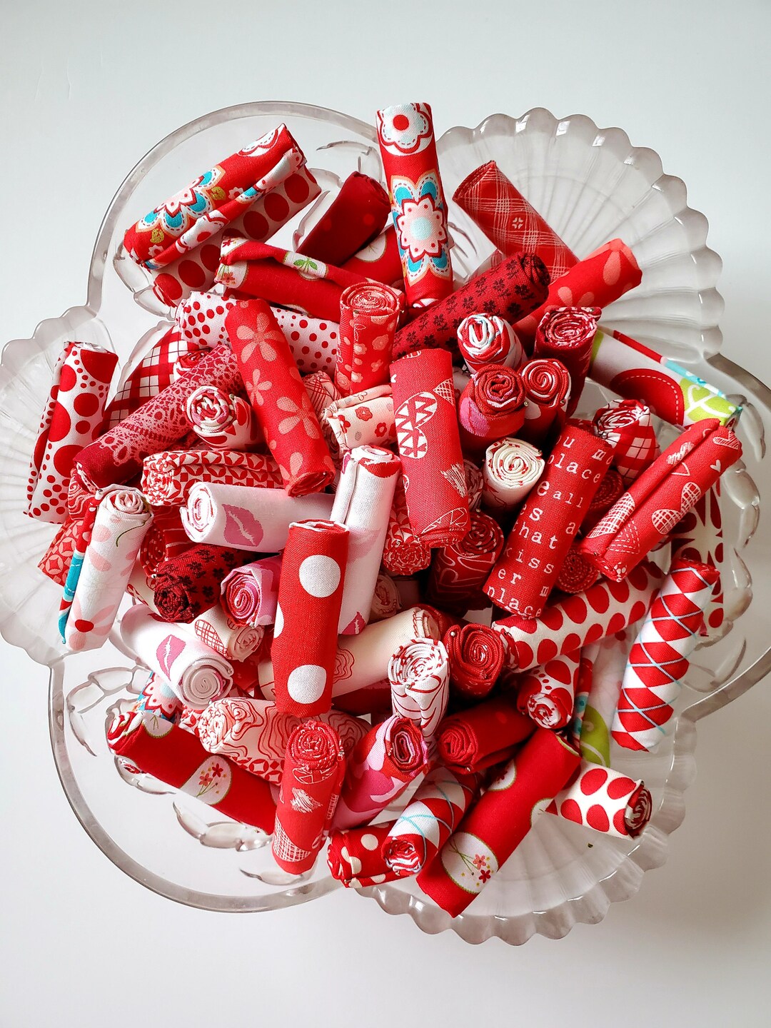 Red Fabric Scraps, a Half Dozen or a Bakers Dozen of Quilt Fabrics ...