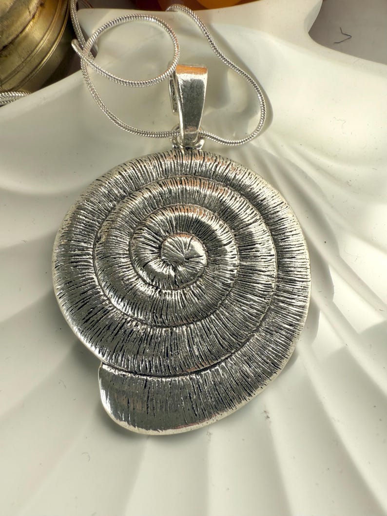 Silver Large Swirl Shell Pendant Necklace - Etsy