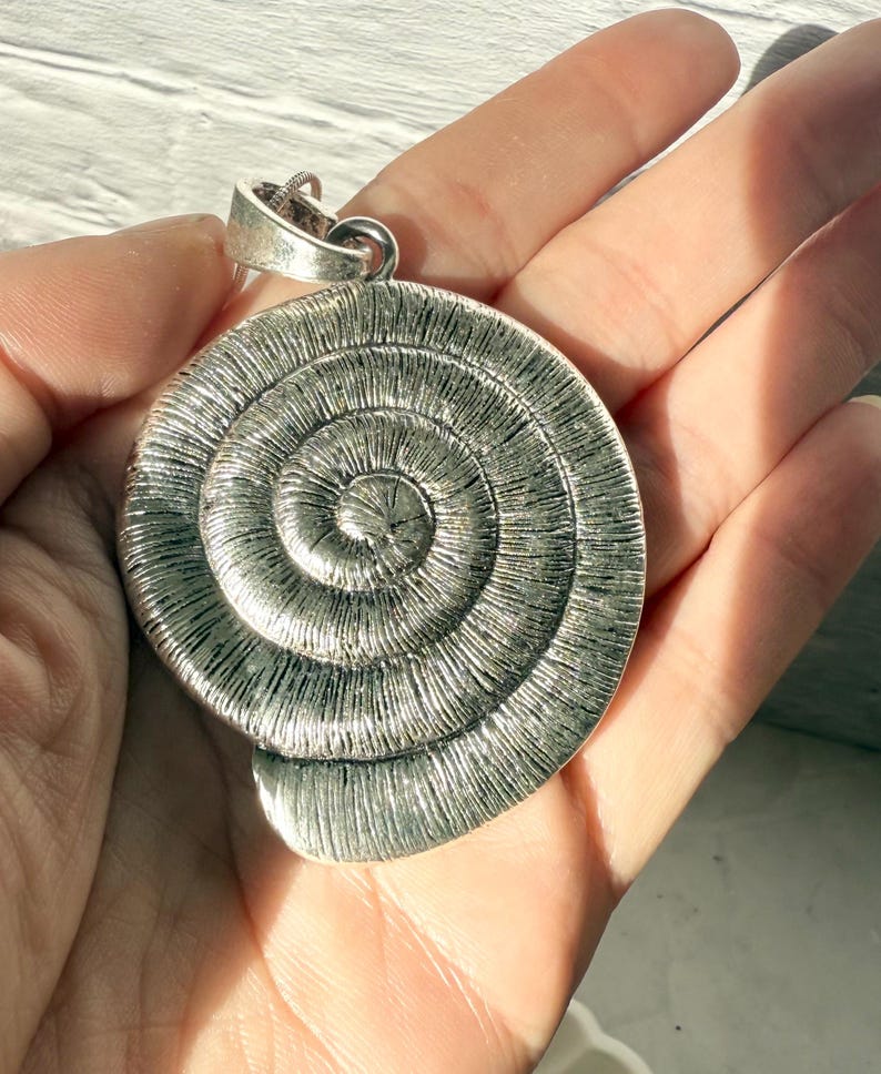 Silver Large Swirl Shell Pendant Necklace - Etsy