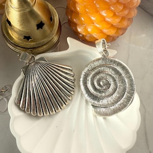 Silver Large Shell Pendant Necklace - Etsy