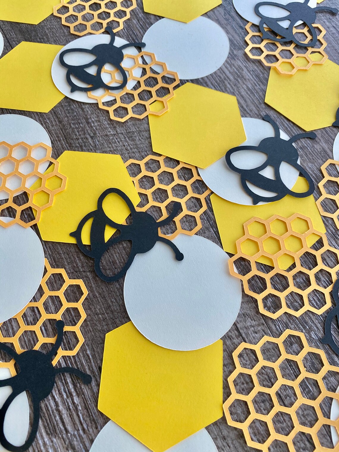 Large Bee Confetti Set of 100 Babyshower Birthday Party - Etsy